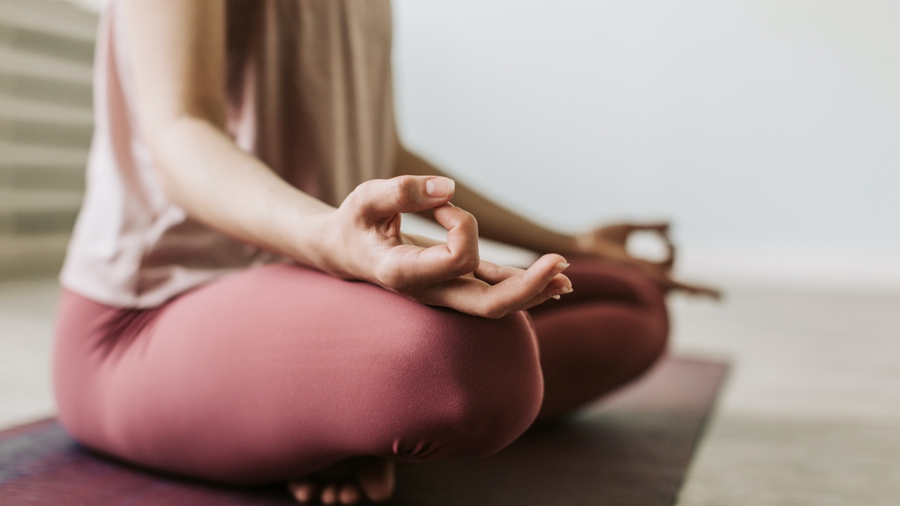SKY Breath Meditation: Cara Jitu Atasi Kecemasan Berlebih SKY Breath Meditation: Cara Jitu Atasi Kecemasan Berlebih