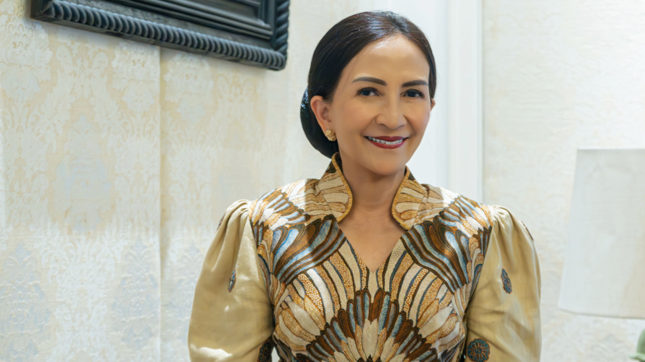 Semangat Berbagi Dewi Makes - Dewi Magazine